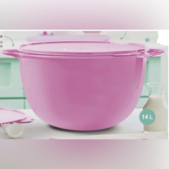 Tupperware | Kitchen | New Tupperware Thatsa Bowl 4 Liter 59 Cups Pink ...